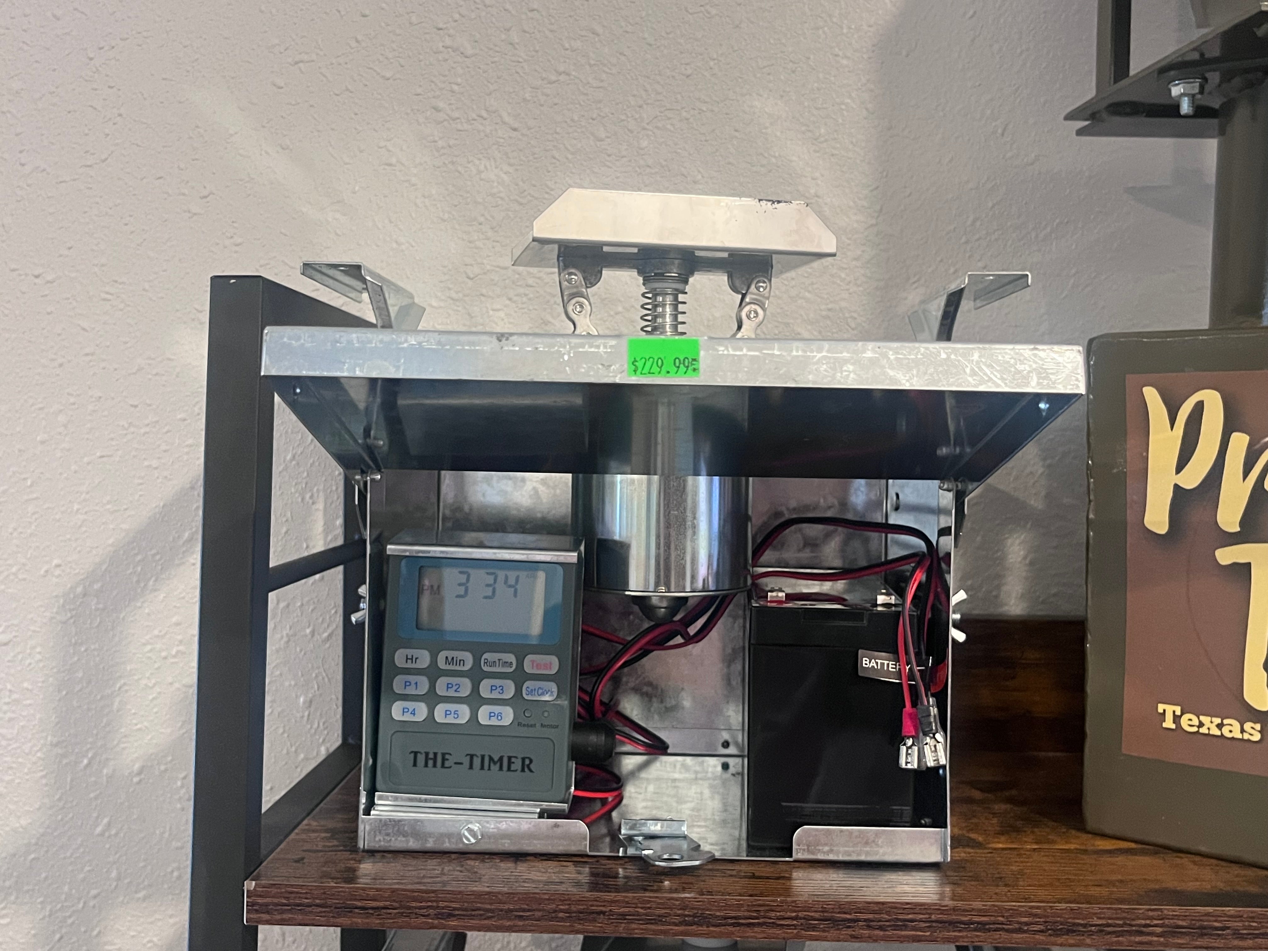 West Texas Feeder Control Unit - Box - Motor & The Timer - Battery ...