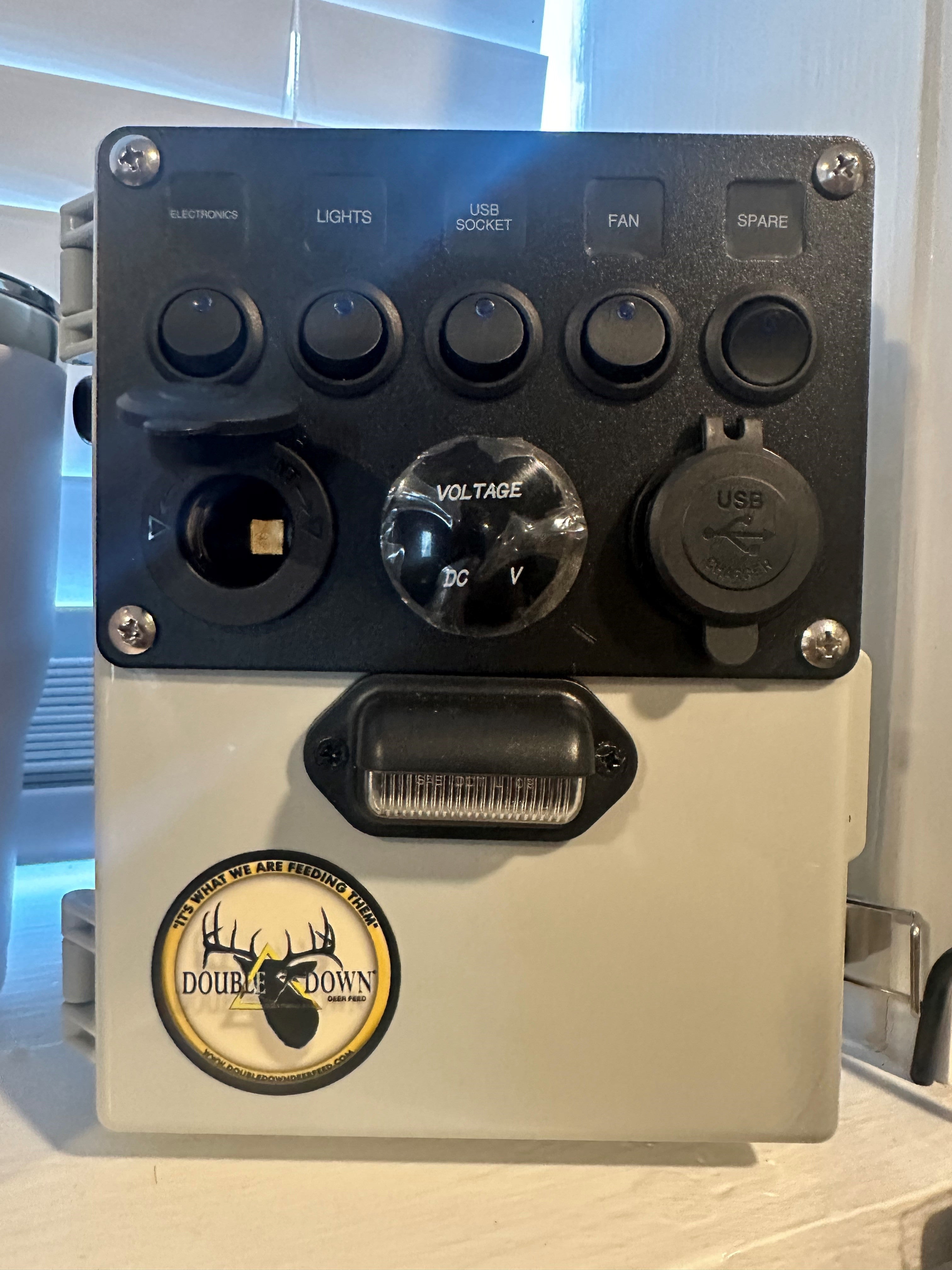 Blind Power Box – Double Down Deer Feed